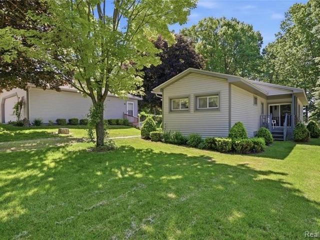 3700 Sylvester Dr, Dryden, MI 48428