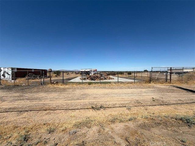 3700 th St E, Sun Village, CA 93543
