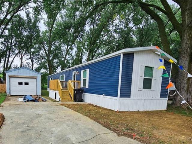3700 28th St Spc 480, Sioux City, IA 51105