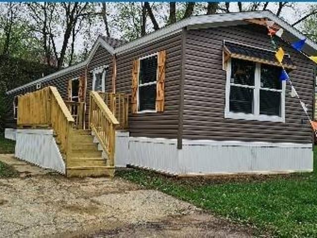 3700 28th St Spc 420, Sioux City, IA 51105