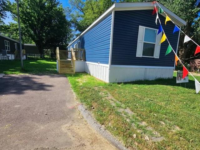 3700 28th St Spc 69, Sioux City, IA 51105