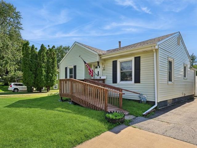 3700 36th St, Des Moines, IA 50310