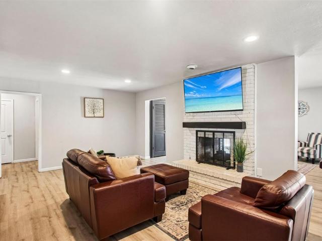 3701 Oak Grove Drive