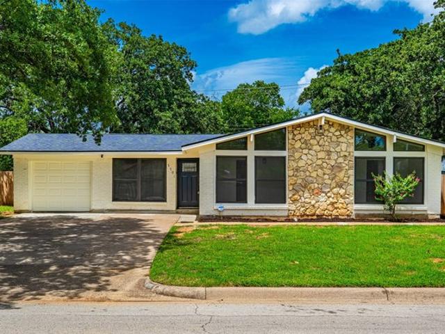 3701 Alhambra Dr, Forest Hill, TX 76119