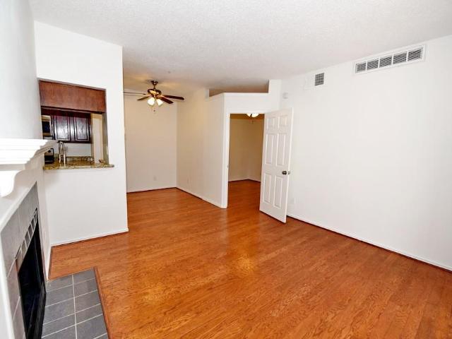 3701 Cedarplaza Lane # 207