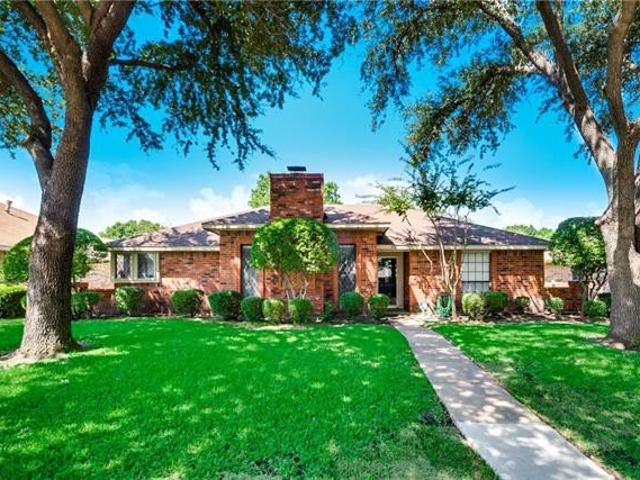 3701 Christopher Dr, Rowlett, TX 75088