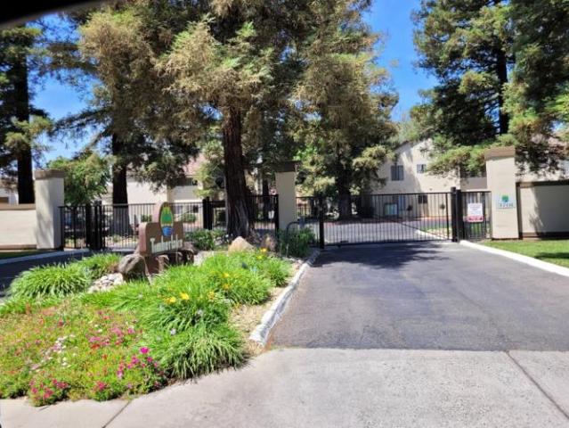 3701 Colonial Dr #203, Modesto, CA 95356