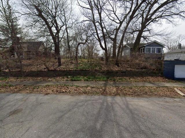 3701 E 12th