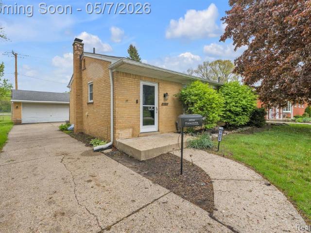 37022 Pinewood Road