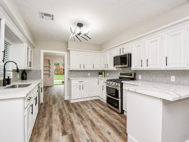 3702 Charleston St, Houston, TX 77021 | MLS #43238 | Compass