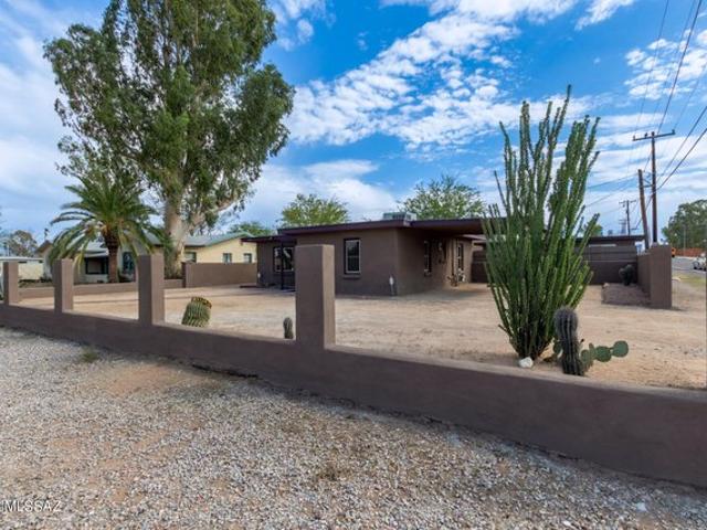 3702 E Seneca St, Tucson, AZ 85716