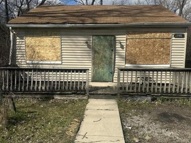 3702 Lincoln Ln E, Robbins, IL 60472