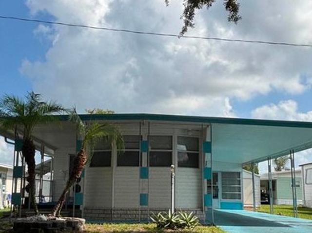 37031 Karen Ave, Zephyrhills, FL 33542