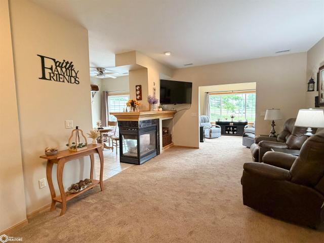 3703 NE Cottonwood Lane