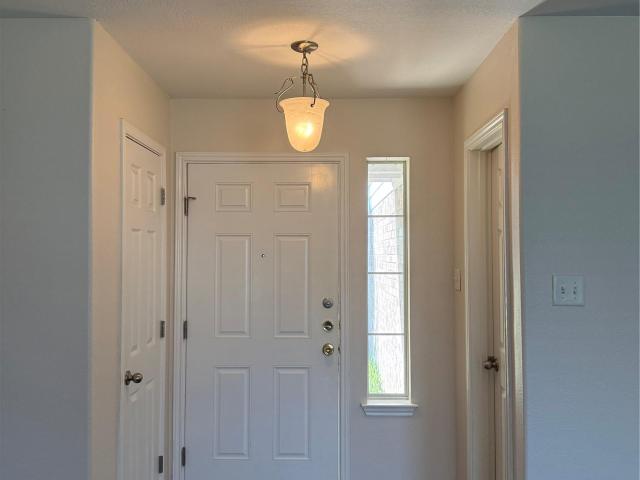 3703 Holden Ct