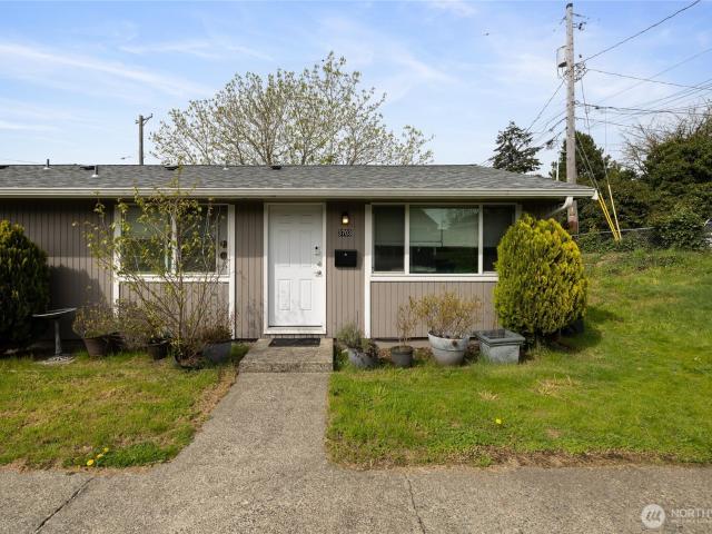 3703 S Manitou