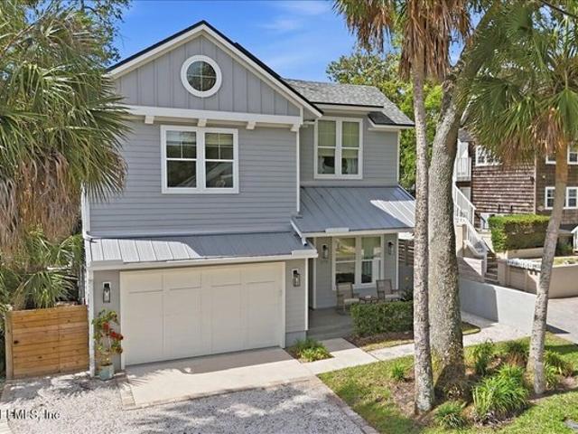 370 8th St, Atlantic Beach, FL 32233