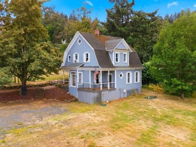 370 C St, Scotts Mills, OR 97375