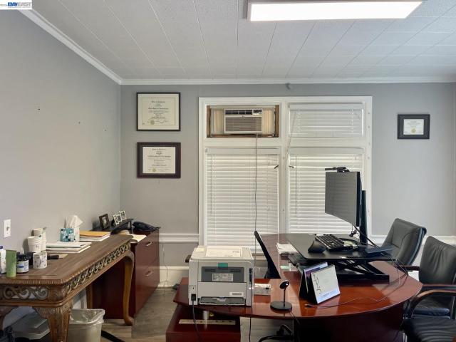 370 Grand Ave Suite 1