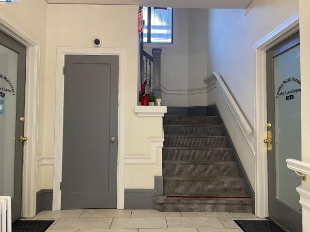 370 Grand Ave 3