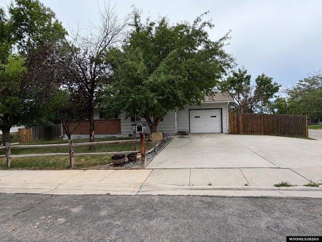 370 Driftwood St, Green River, WY 82935