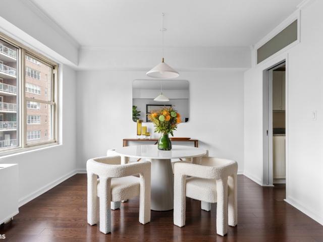 370 E 76TH Street C1001