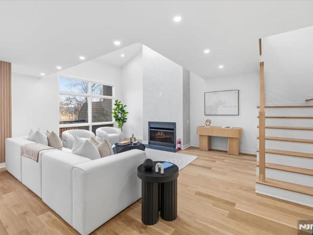 370 French Ct, Teaneck, NJ 07666 | MLS #26010 | Compass