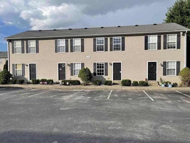 370 Kenlee Cir, Bowling Green, KY 42101