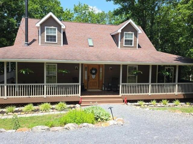370 Hemlock Ct, Paw, WV 25434