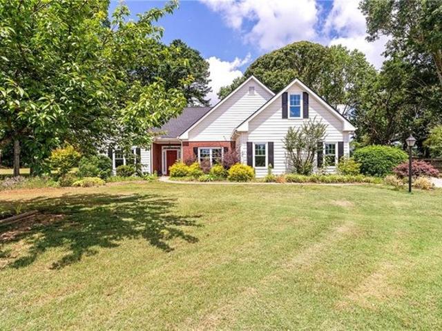 370 Olde Wick Trl, Hoschton, GA 30548
