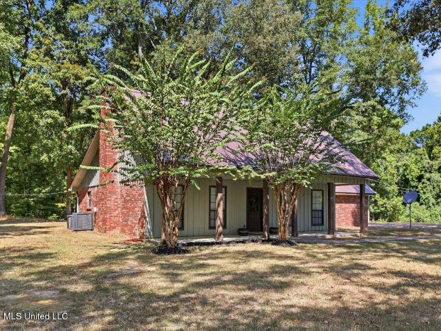 370 Lakeview Drive