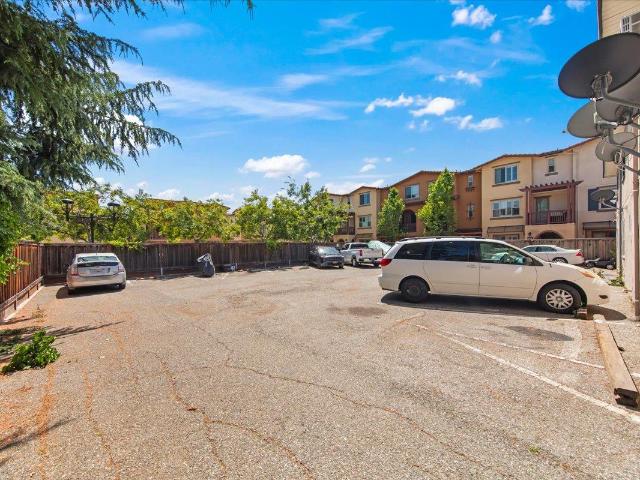 370 N Fair Oaks Avenue