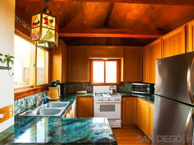 370 Nautilus St, La Jolla, CA 92037 | MLS #250046 SD