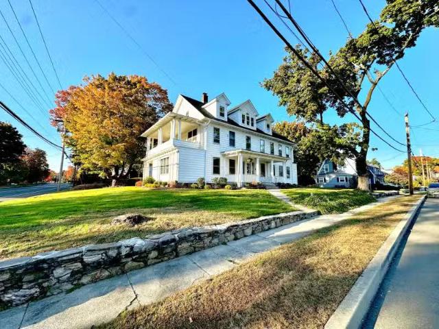 370 Stratfield Rd #3, Fairfield, CT 06825