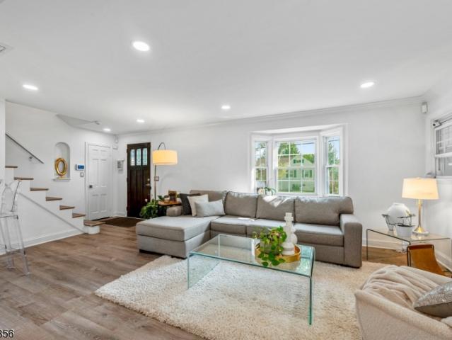 370 Putnam Rd