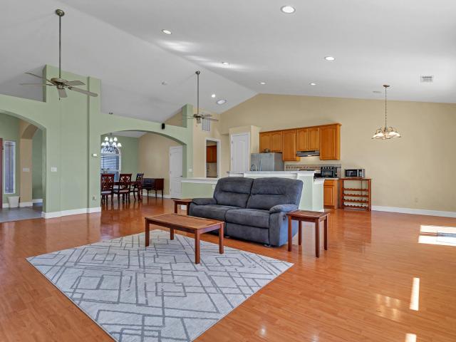 370 River Park Drive