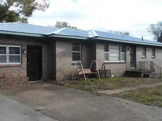 370 RIVERSIDE DR, GADSDEN, AL 35903 Single Family Residence Fo.