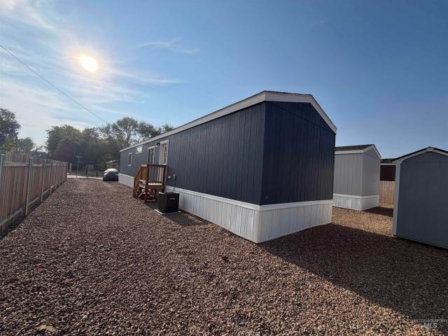 370 W 12th South 28