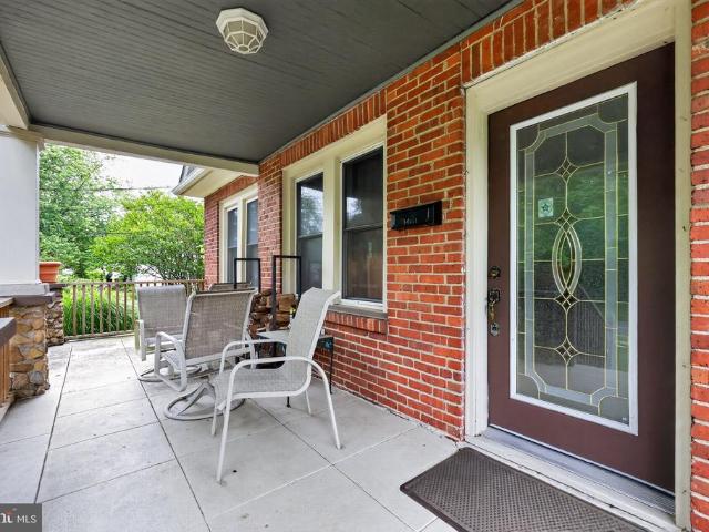 370 W Clayton Avenue