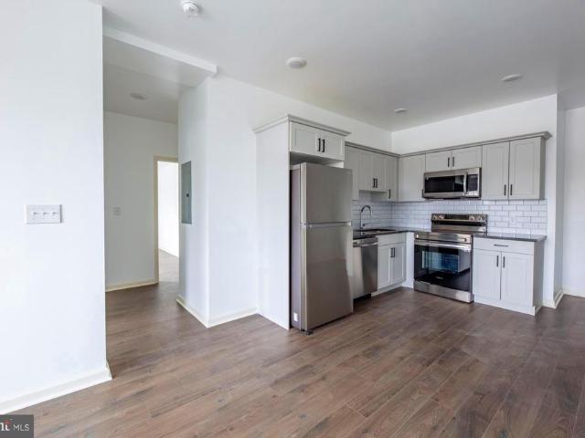 370 W Johnson Street # A201