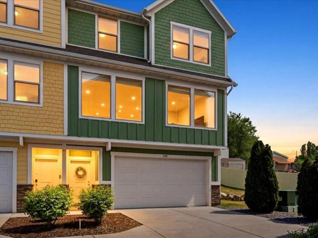 370 W Knights Ln, Layton, UT 84041