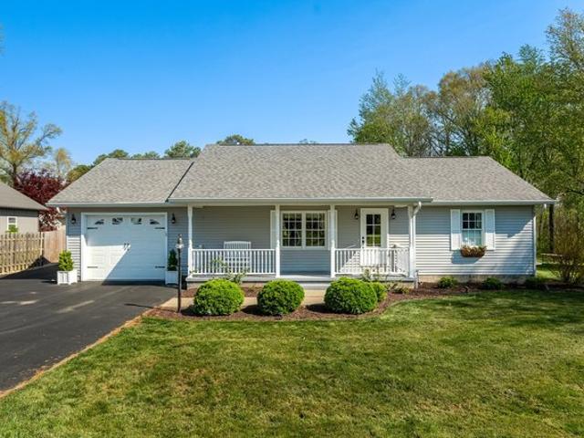 370 Woodlake Rd, Eldorado, IL 62930