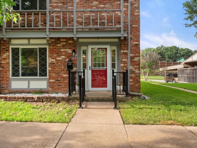 370 Westview Ter, Arlington, TX 76013 | MLS #21239