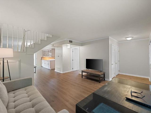 370 Westview Terrace