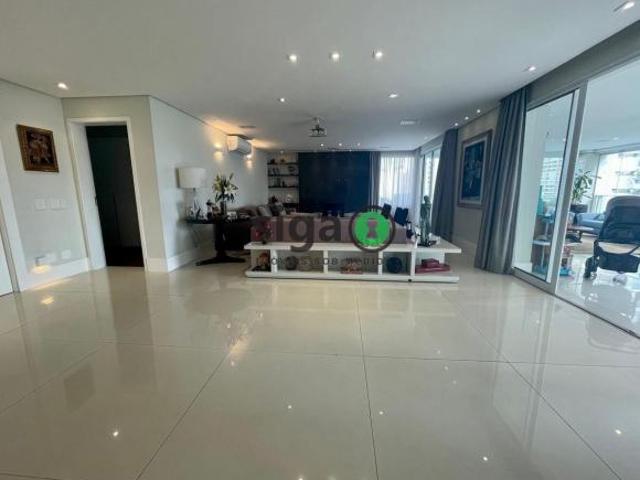 370m² de Sofisticação com 4 Suítes, 5 Vagas e Vista Privilegiada no Campo Belo