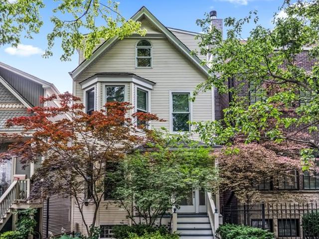 3714 N Bosworth Ave, Chicago, IL 60613