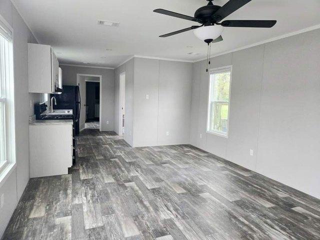3714 W Pioneer Dr Trlr 24, Irving, TX 75061