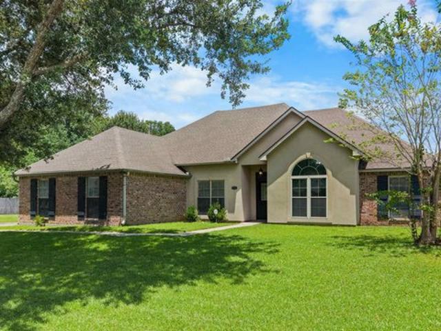 37156 Whitestone Ave, Geismar, LA 70734