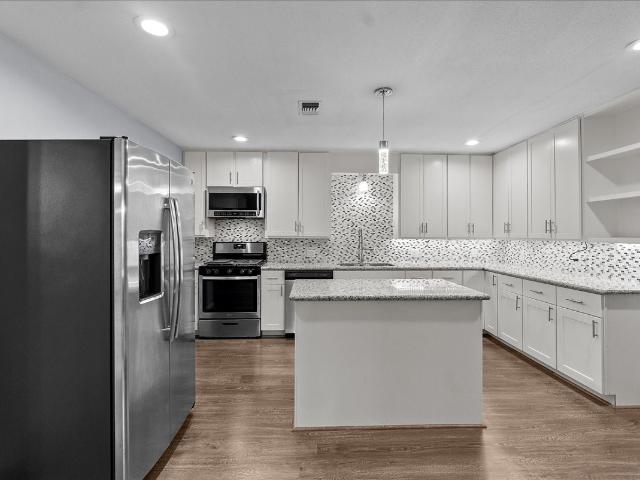 3715 Bayou Circle