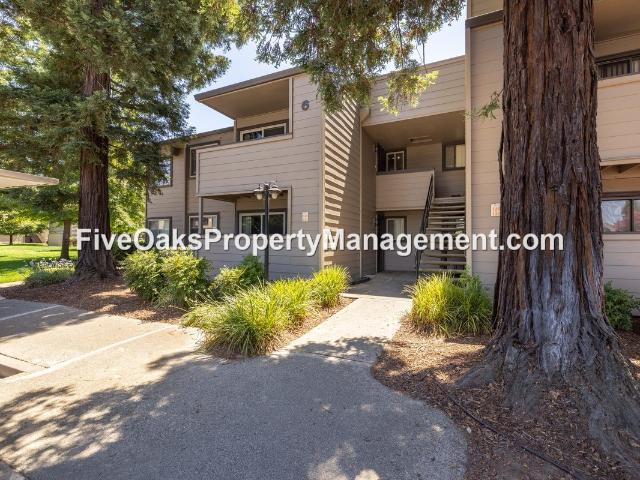3715 Tallyho Drive 126, 2 beds, 1 full bath